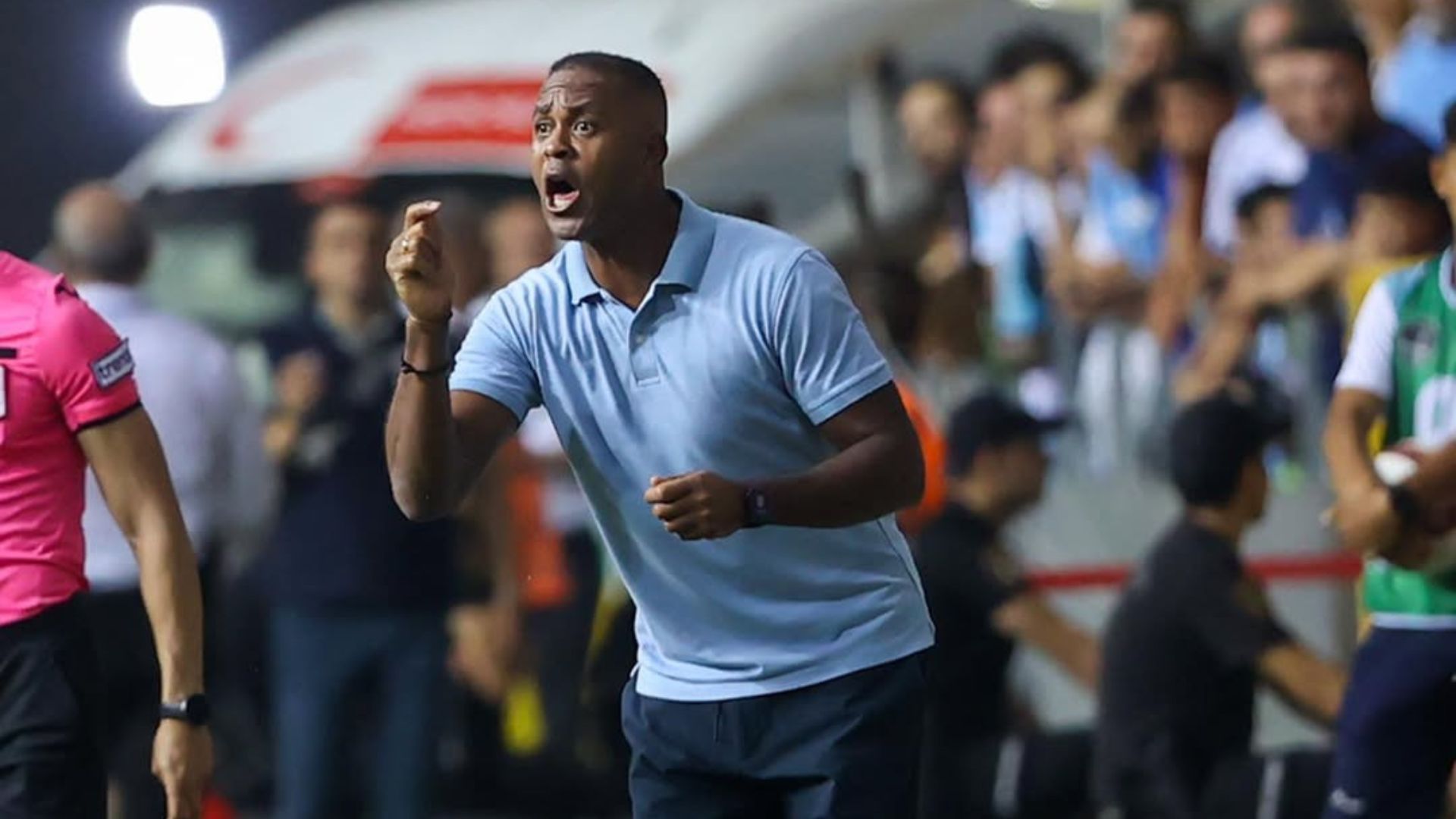 Suka dengan Total Football, Patrick Kluivert Bakal Terapkan Taktik ...